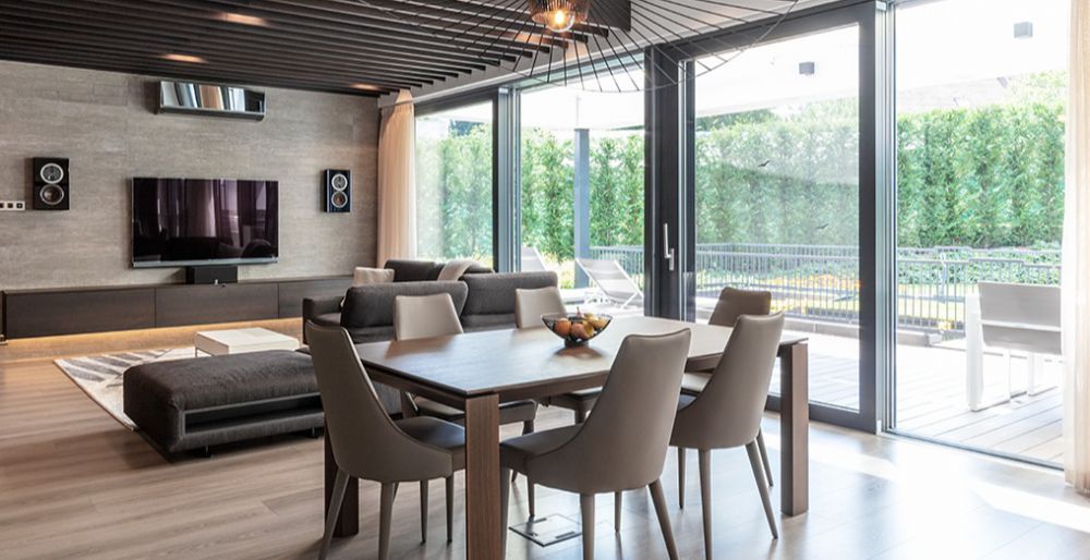 Okna antracytowe – wady, zalety, do jakich wnętrz pasują? - Internorm